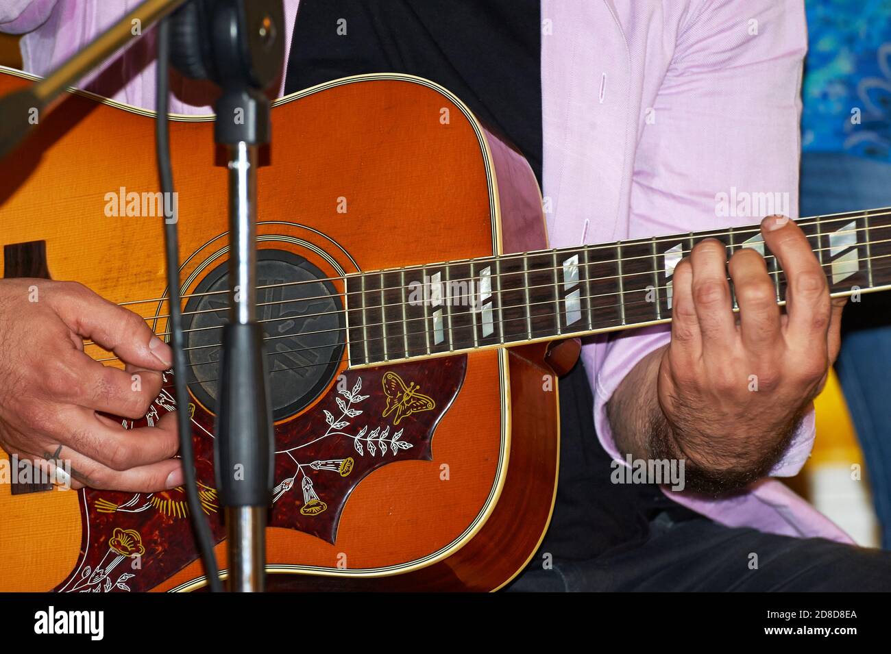 Acustic guitar hi-res stock photography and images - Alamy