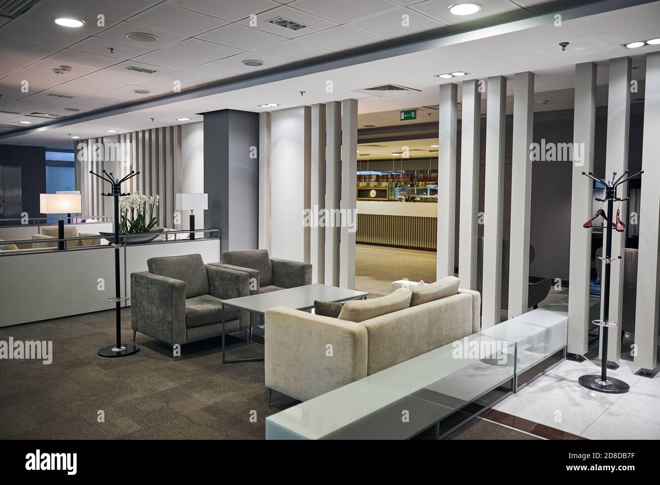 Exclusive airport lounge hi-res stock photography and images - Alamy