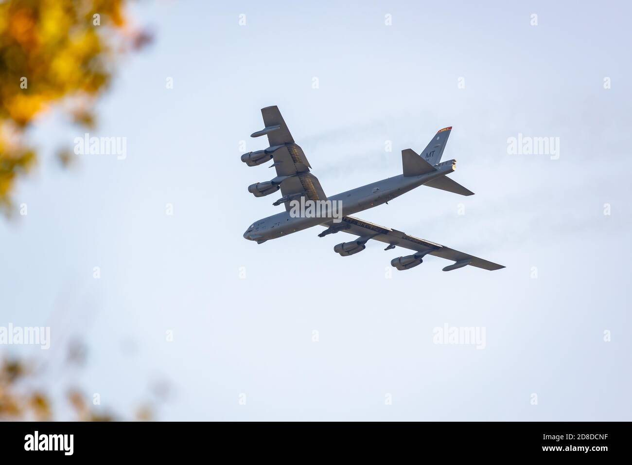 USAF B-52 Bomber Flying over Fairford Stock Photo - Alamy