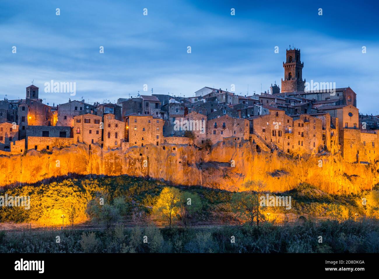 City on the cliff hi-res stock photography and images - Alamy