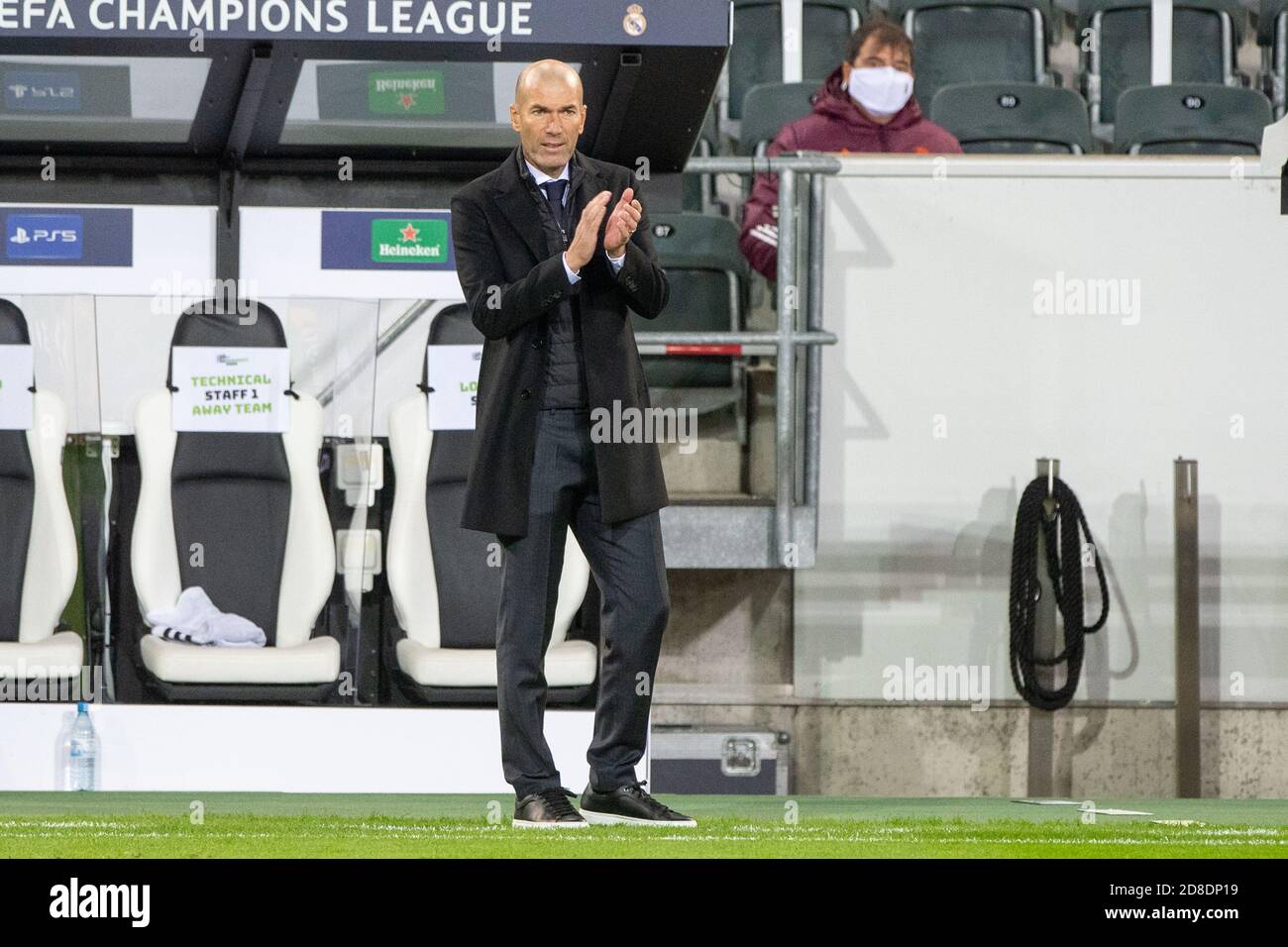 Soccer football clap claps hi-res stock photography and images - Alamy