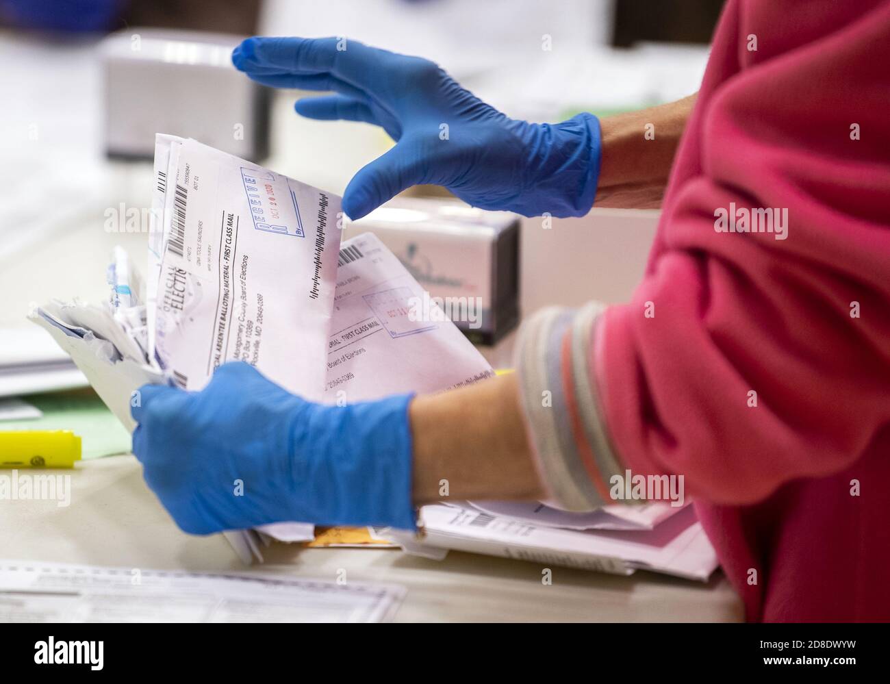 Mail sorting process hi-res stock photography and images - Alamy