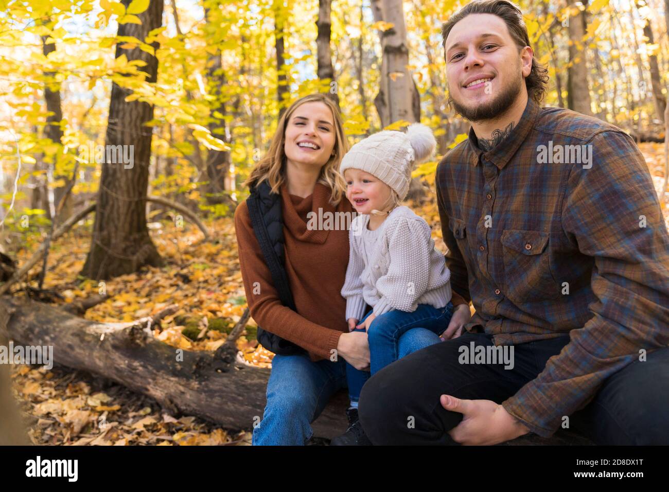 Family portrait outdoors in fall hi-res stock photography and images ...