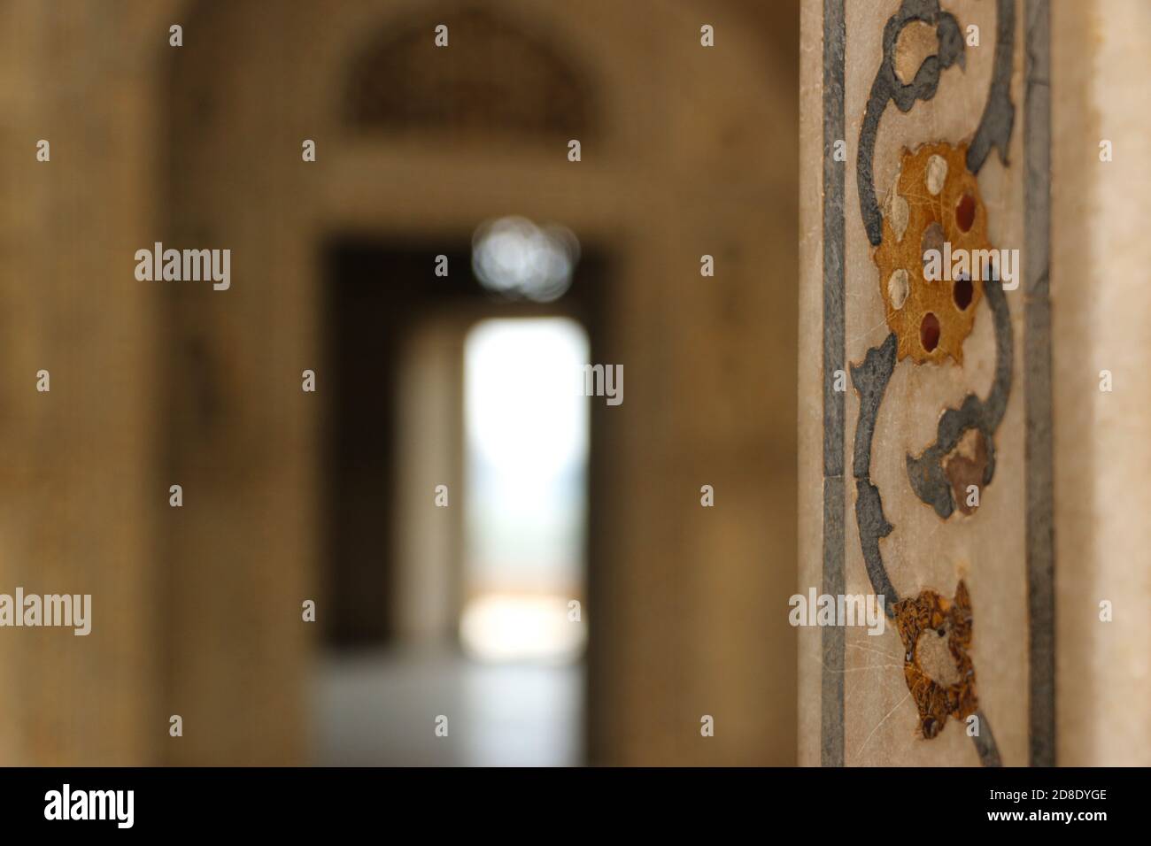 Detail of jasmine inlay on marble lintel at Agra Fort Stock Photo - Alamy