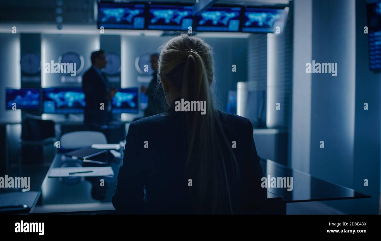 Female fbi agent hi-res stock photography and images - Alamy