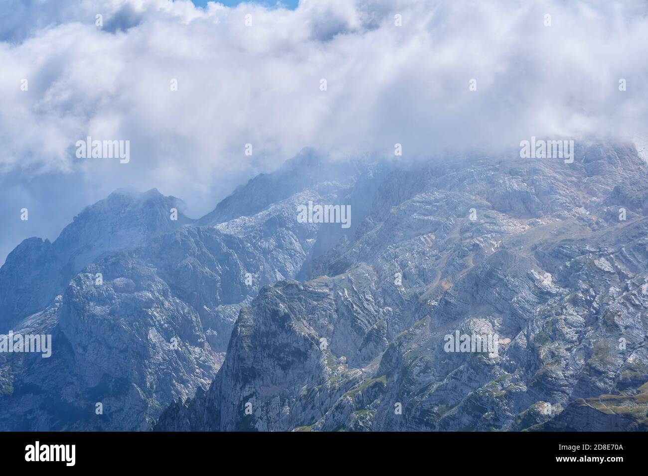 Mountain spurs hi-res stock photography and images - Alamy