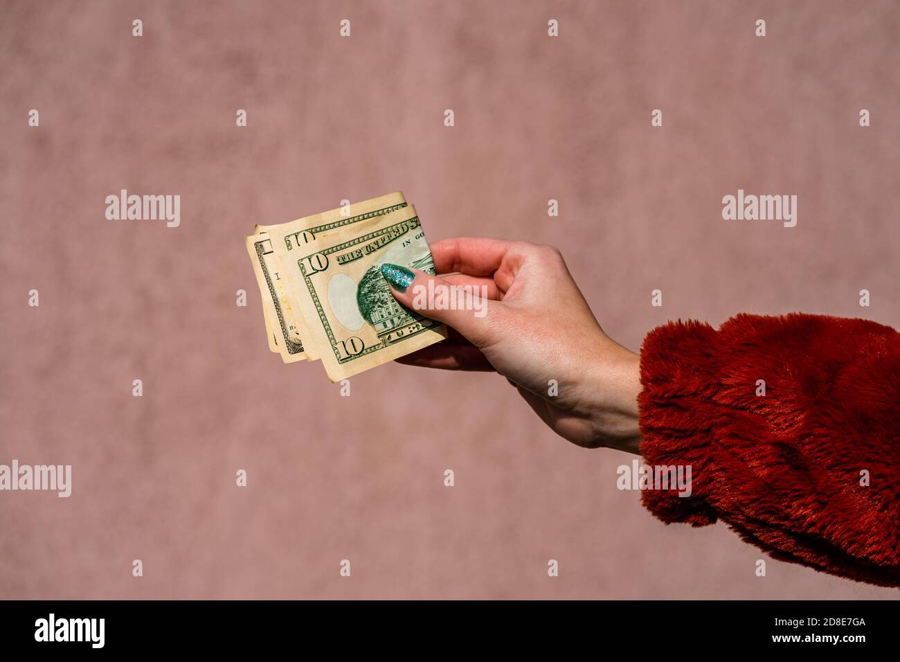 10 usd tips hi-res stock photography and images - Alamy
