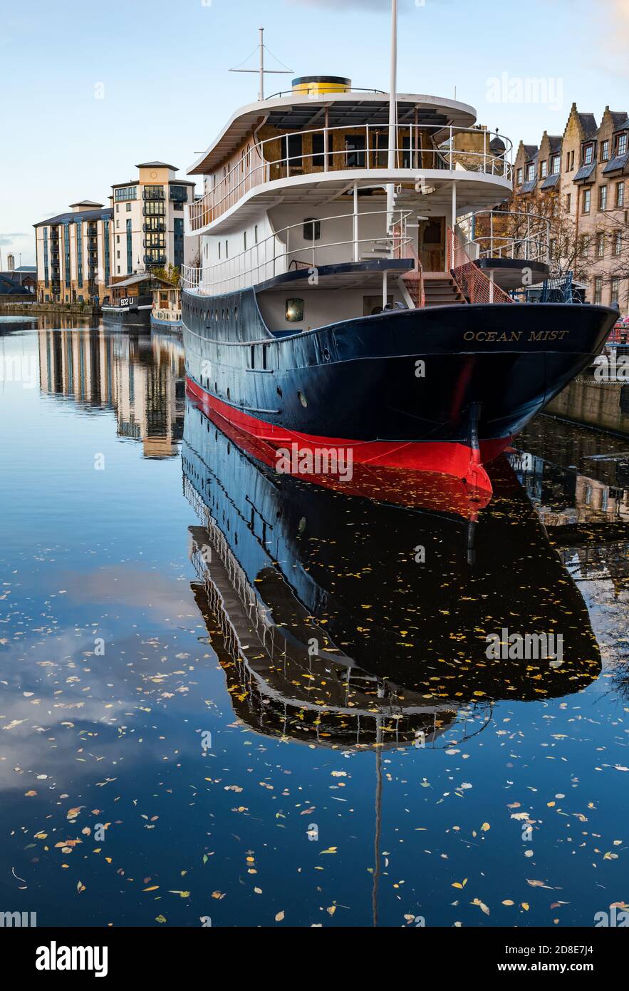 Ship and hotel hi-res stock photography and images - Alamy