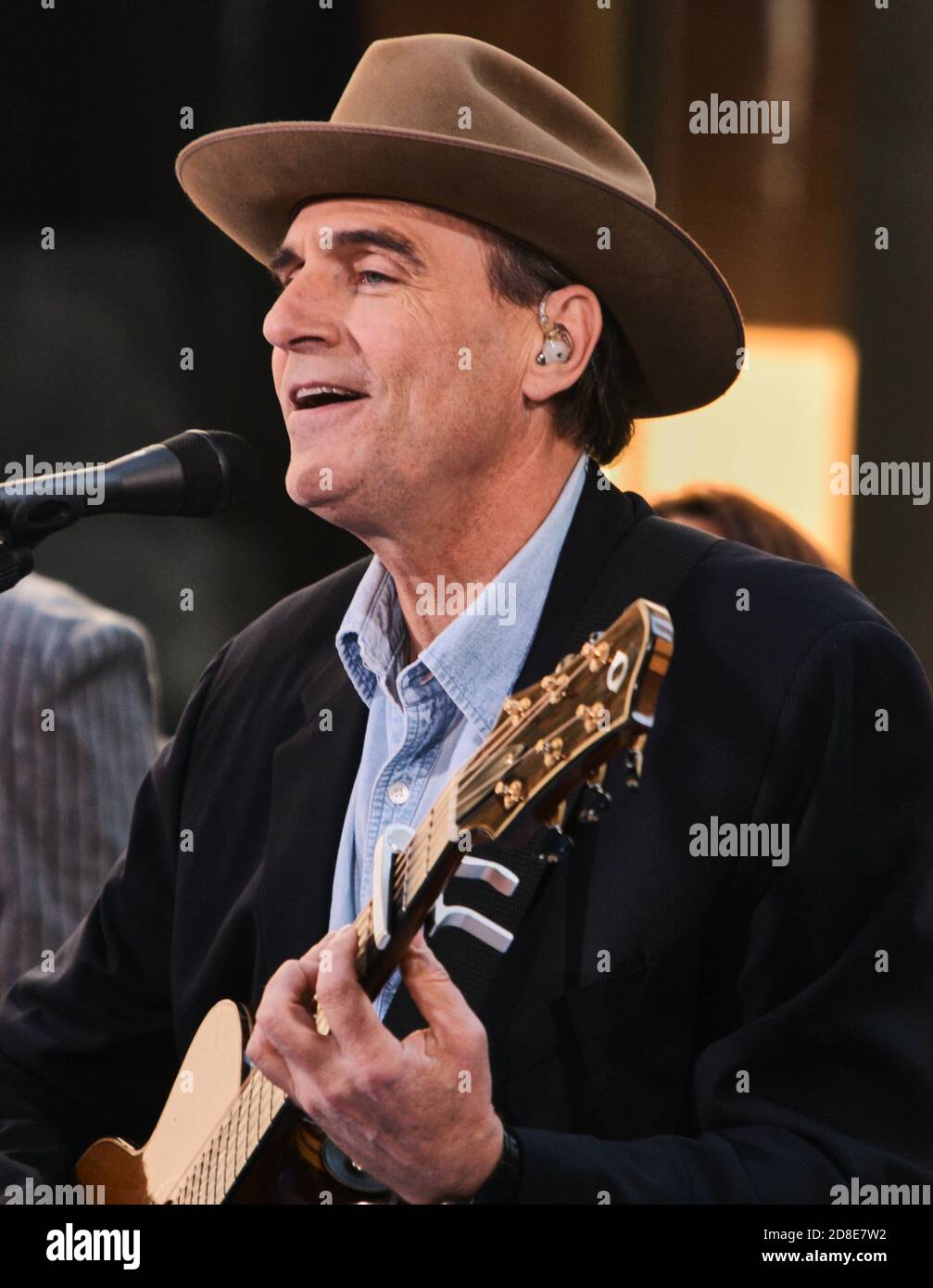 NEW YORK, NY, USA - JUNE 21, 2005: James Taylor Performs on NBC's Today ...