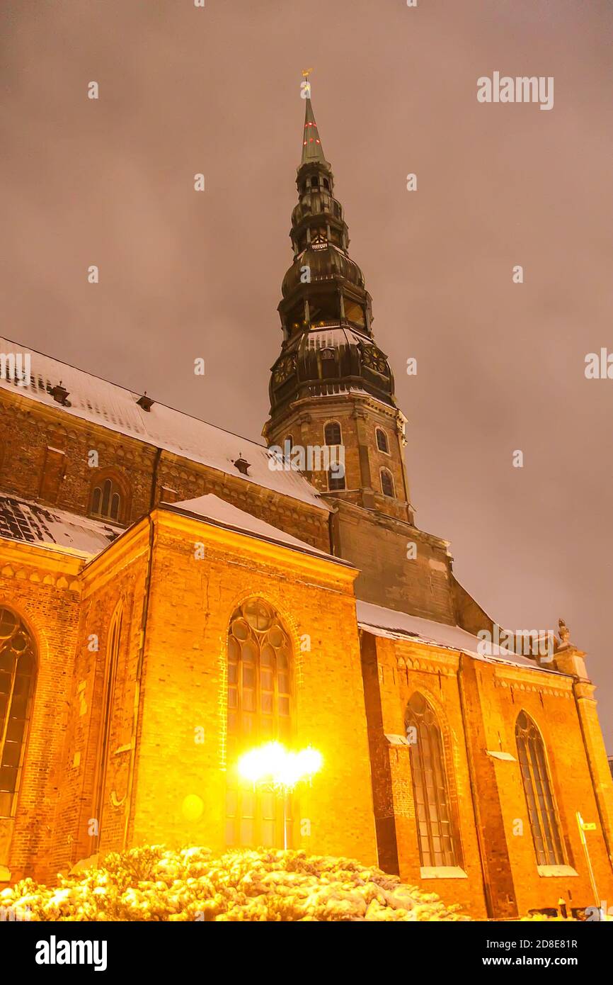 Christmas scene at night in old Riga Stock Photo - Alamy