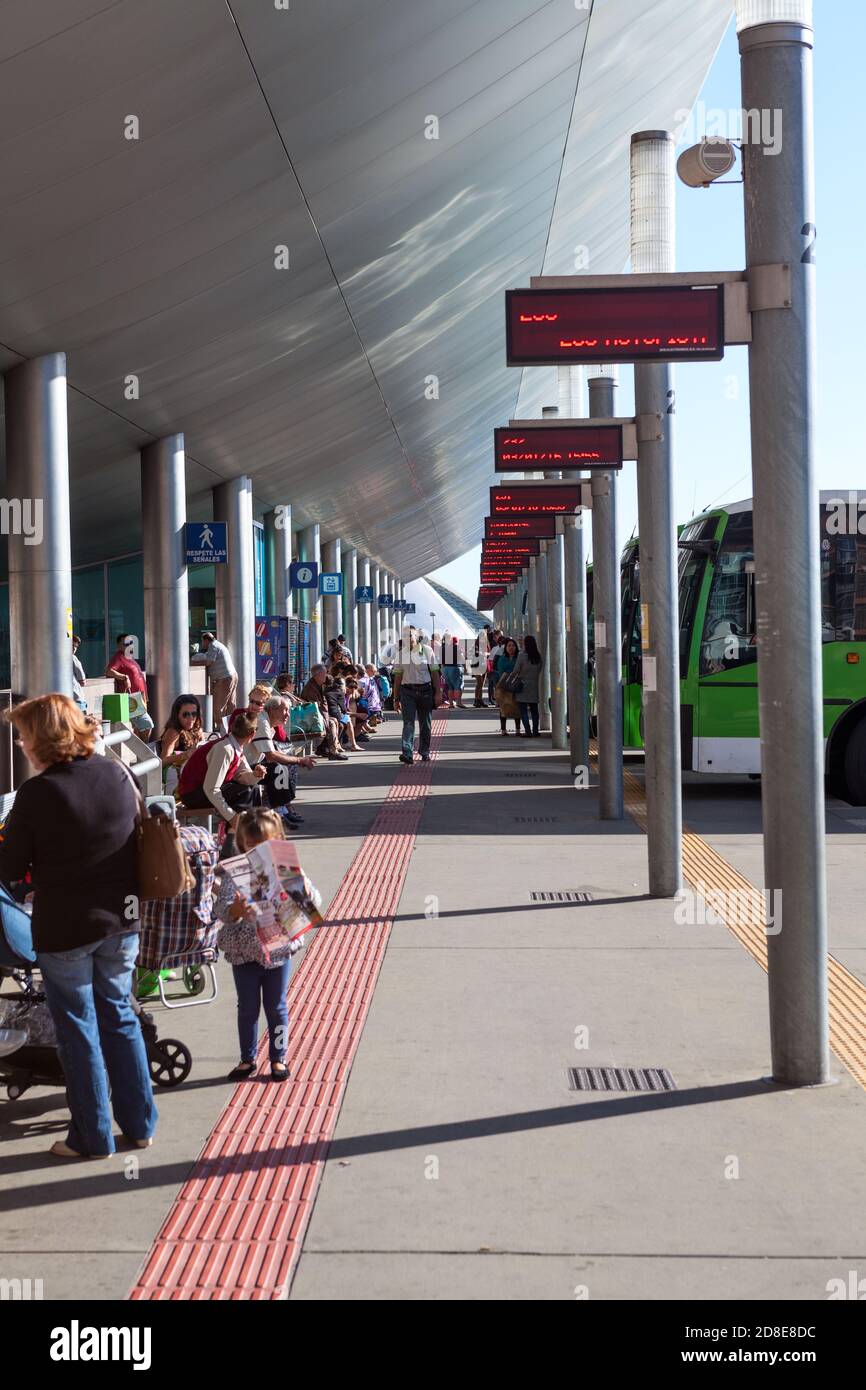 Bus terminal santa cruz tenerife hi-res stock photography and images ...