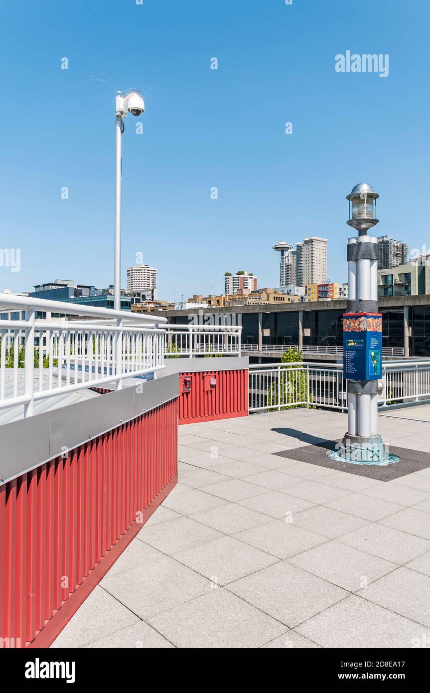 Multi level walkway hi-res stock photography and images - Alamy