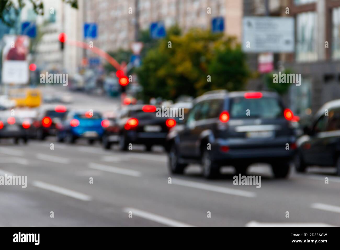Abstract defocused city traffic headlight hi-res stock photography and ...