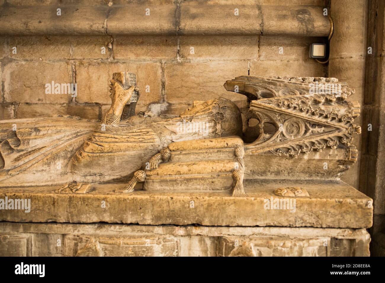 Medieval knight tomb hi-res stock photography and images - Alamy