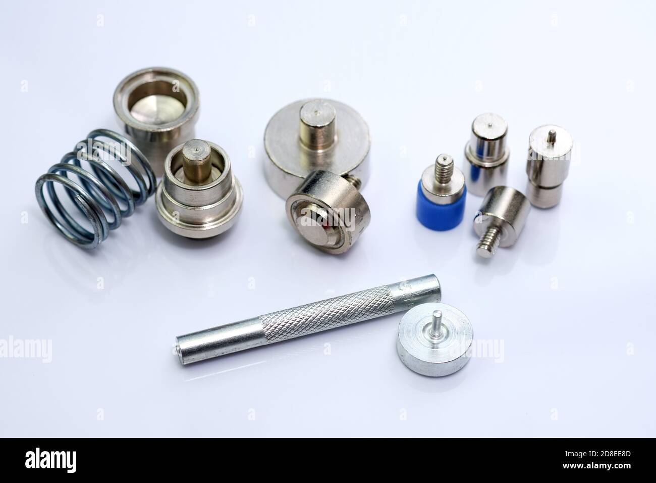 Matrices for installing metal fittings on garments. Equipment for the ...