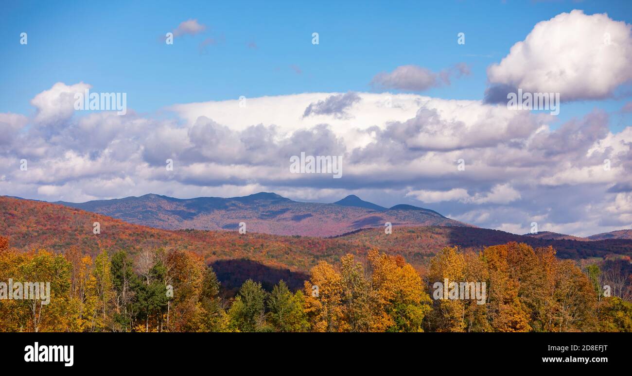 WARREN, VERMONT, USA - Autumn foliage in Mad River Valley, Green ...