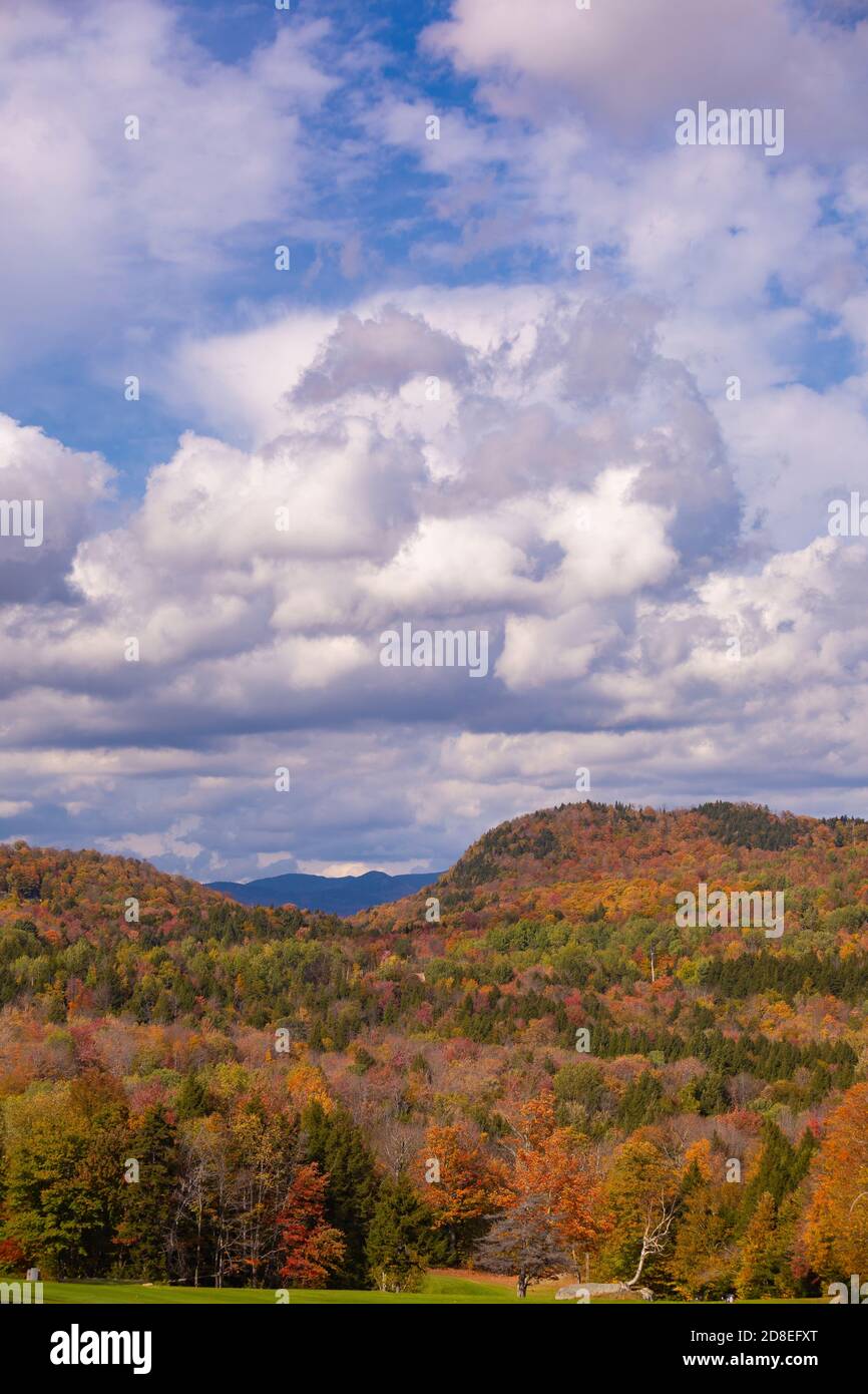 WARREN, VERMONT, USA - Autumn foliage in Mad River Valley, Green ...