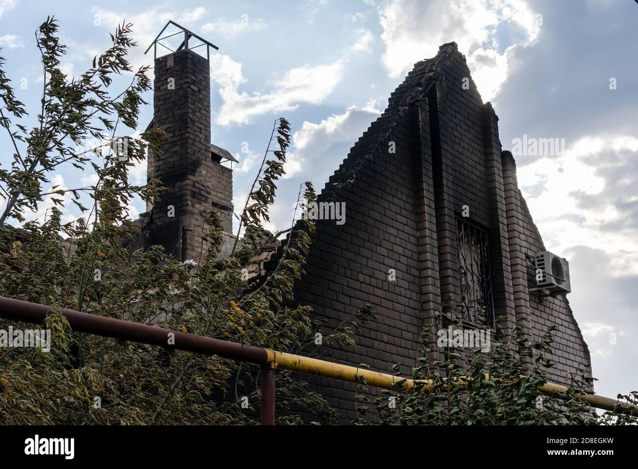 House burned by lightning hi-res stock photography and images - Alamy