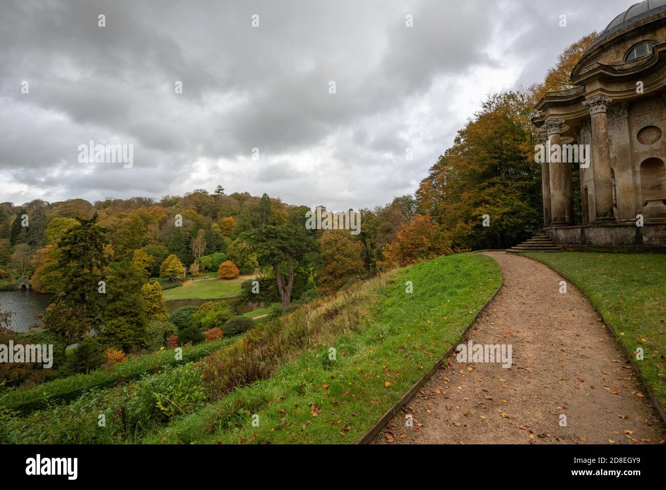 Stourhead temple hi-res stock photography and images - Alamy