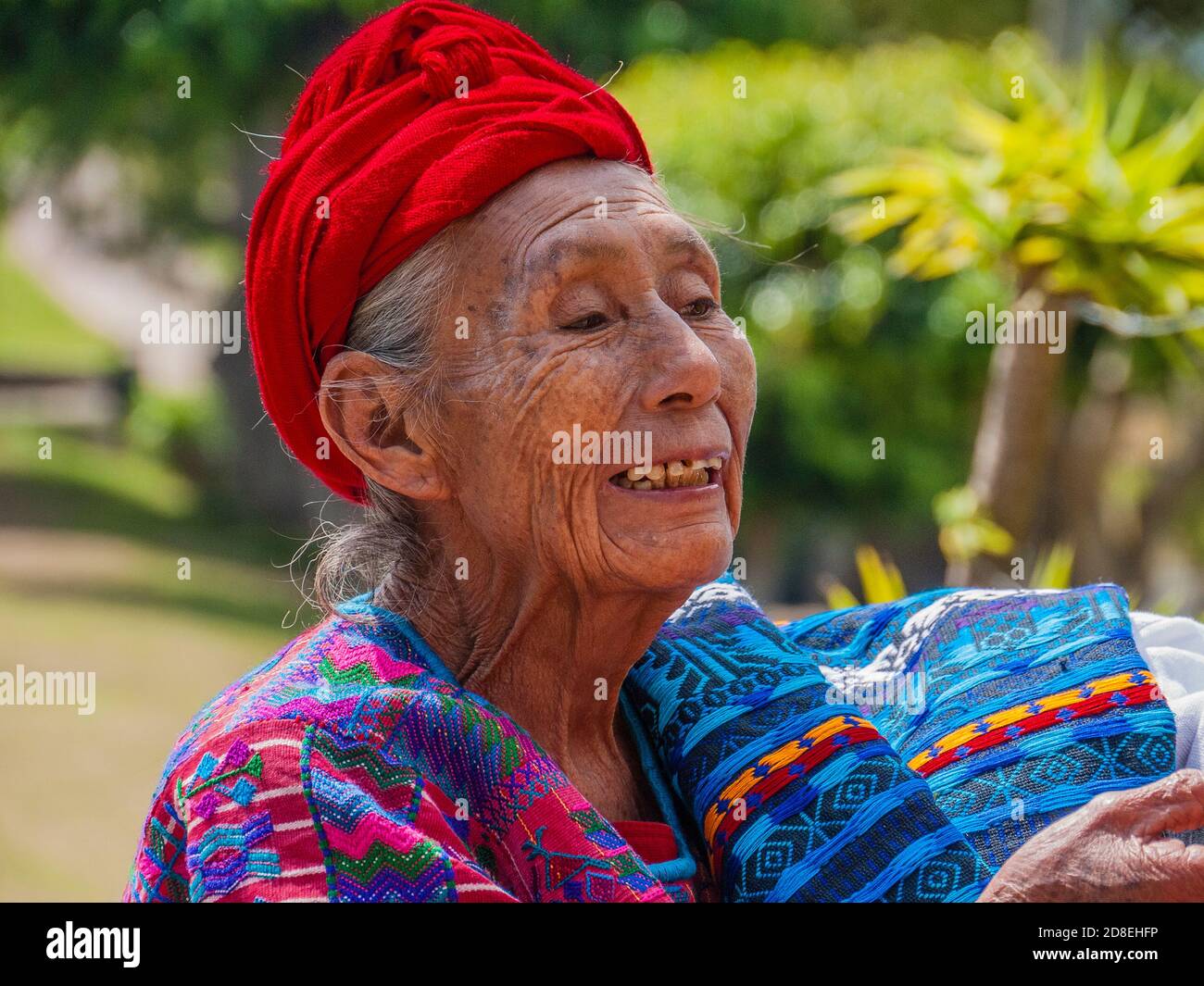Traditional guatemalan weaving hi-res stock photography and images - Alamy