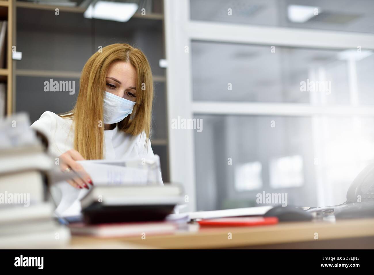 Very busy office worker hi-res stock photography and images - Alamy
