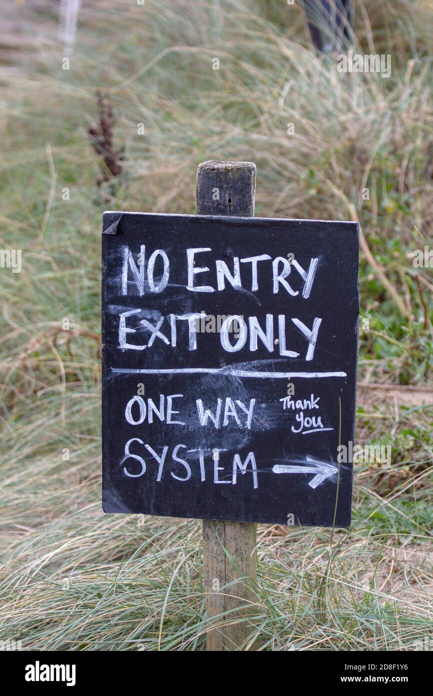 No entry sign at Poldhu beach cafe during Covid 19 crisis requiring ...