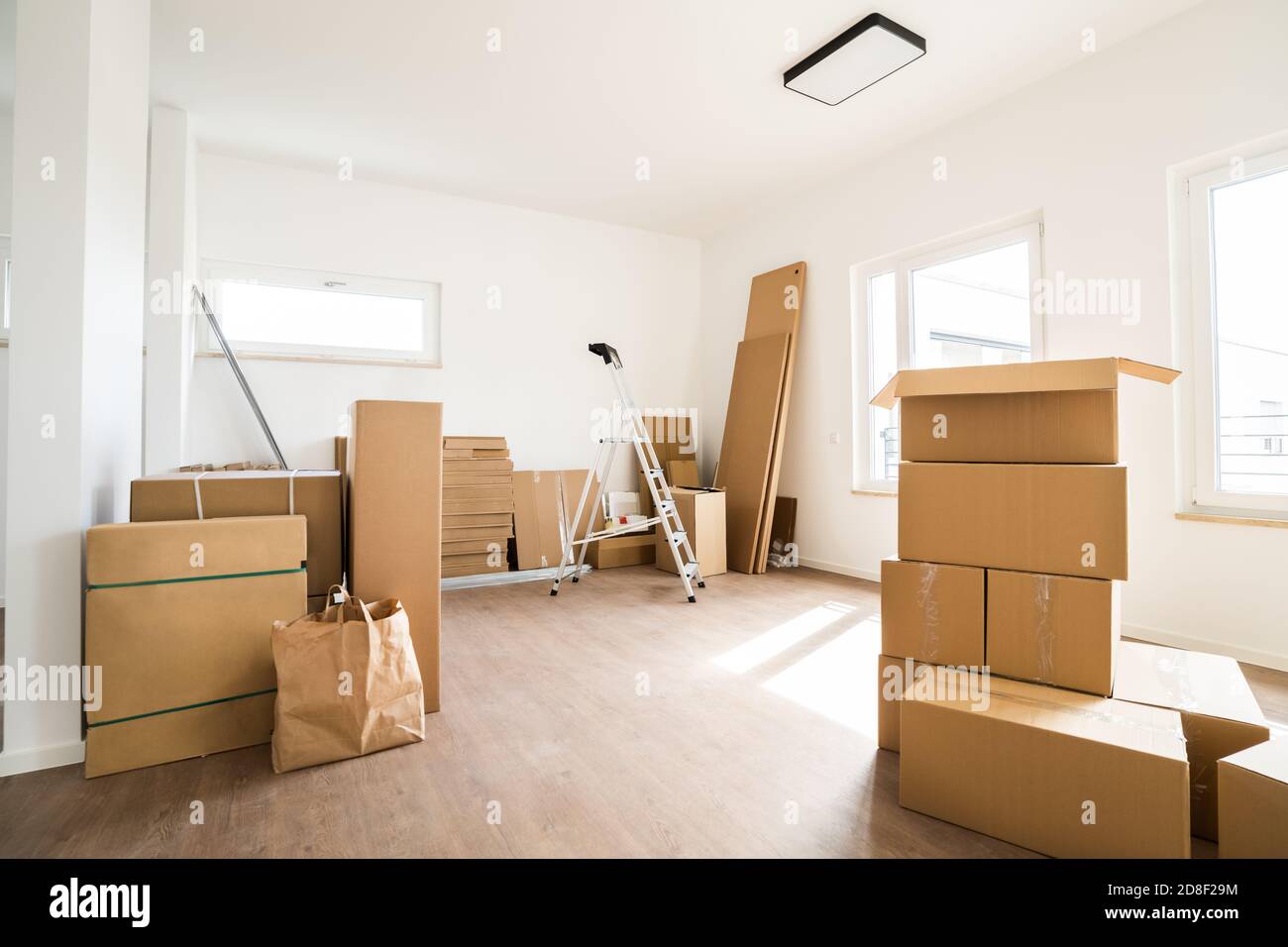 Wall empty cardboard boxes hi-res stock photography and images - Alamy