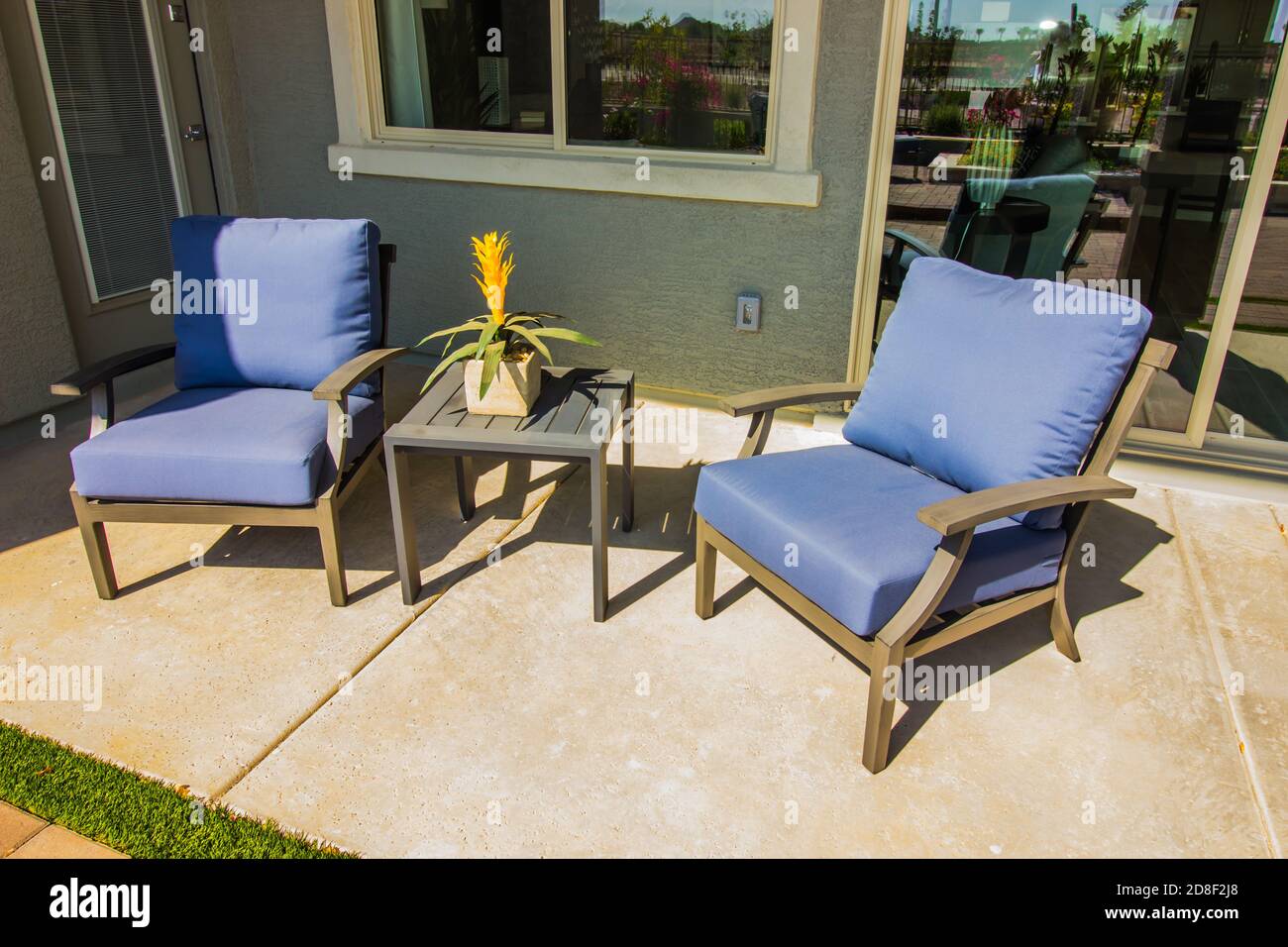 Two arm chairs hi-res stock photography and images - Alamy