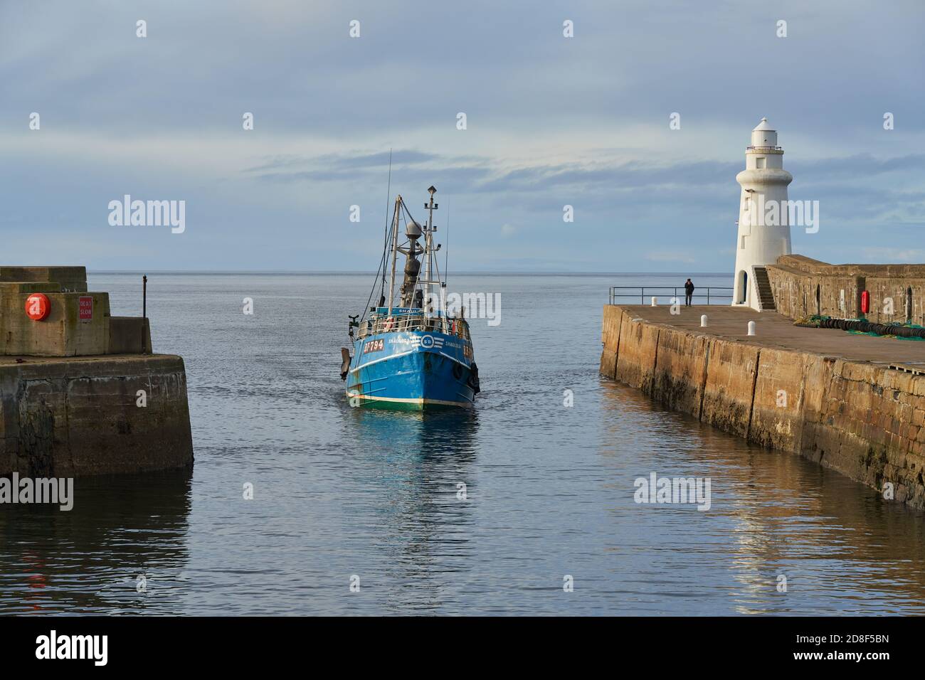 Macduff harbour fishing boat scotland hi-res stock photography and ...