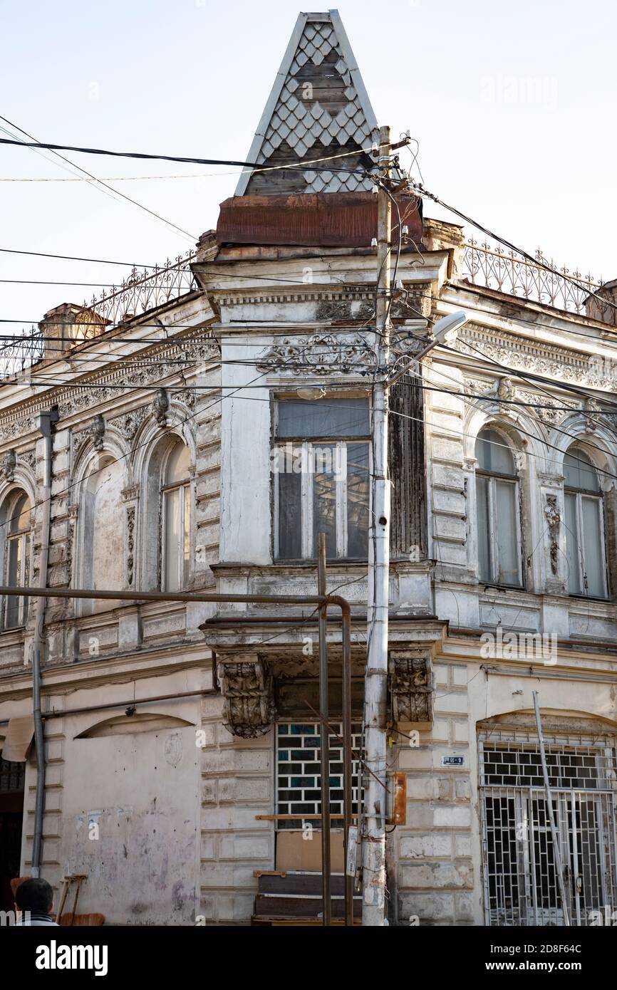 Old dilapidated buildings hi-res stock photography and images - Alamy