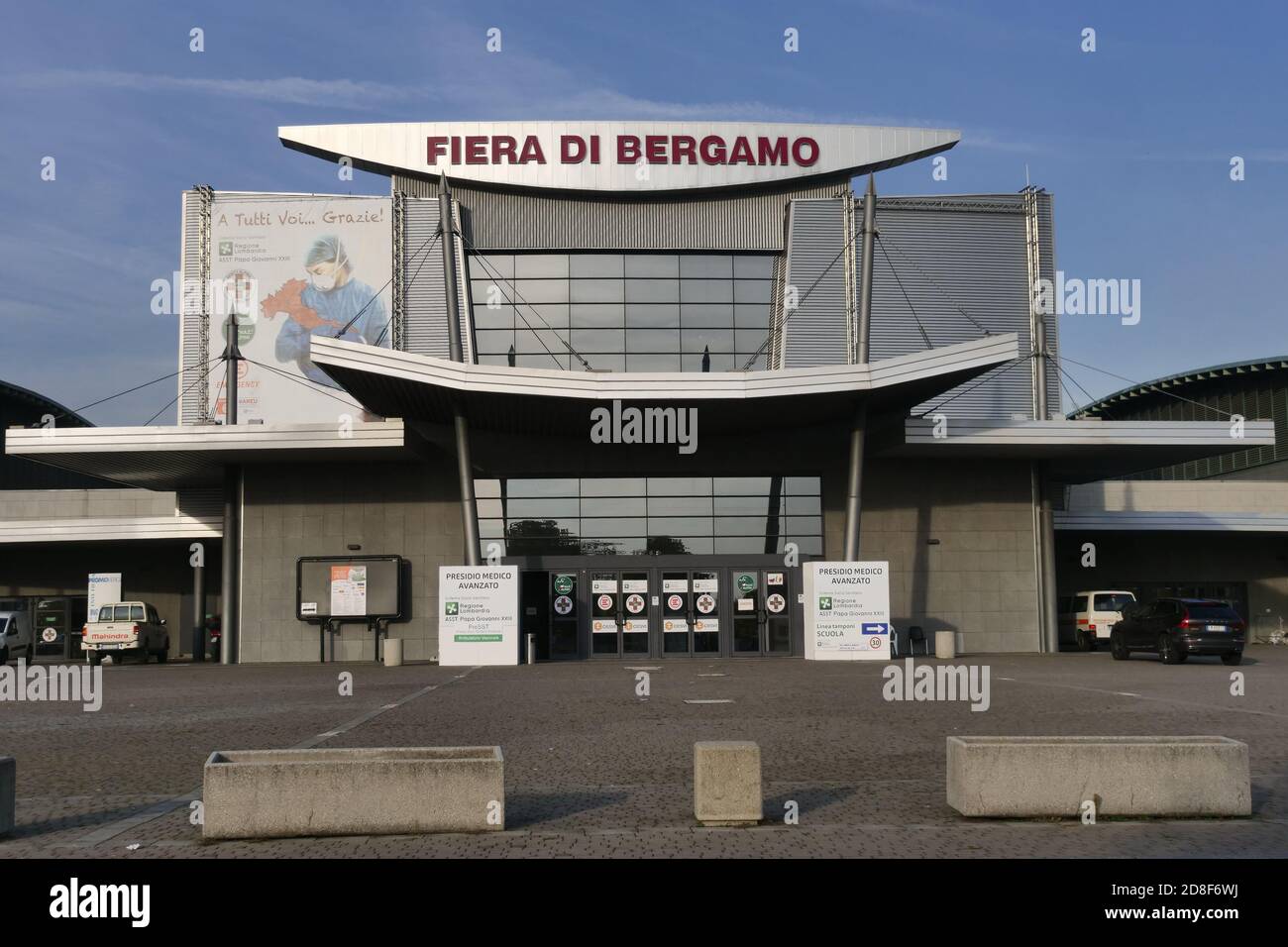 Exterieur Begamo fair used as a medical center for emergency covid ...