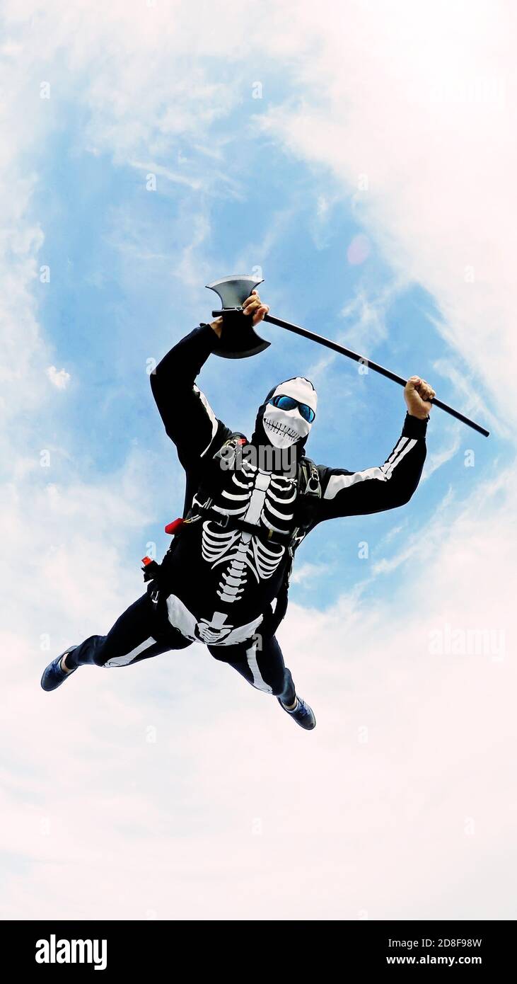 Airplane skeleton hi-res stock photography and images - Alamy