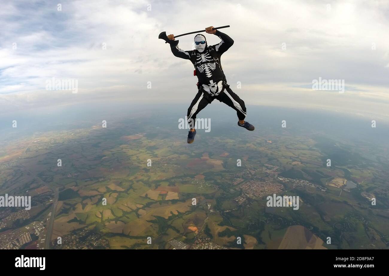 Airplane skeleton hi-res stock photography and images - Alamy