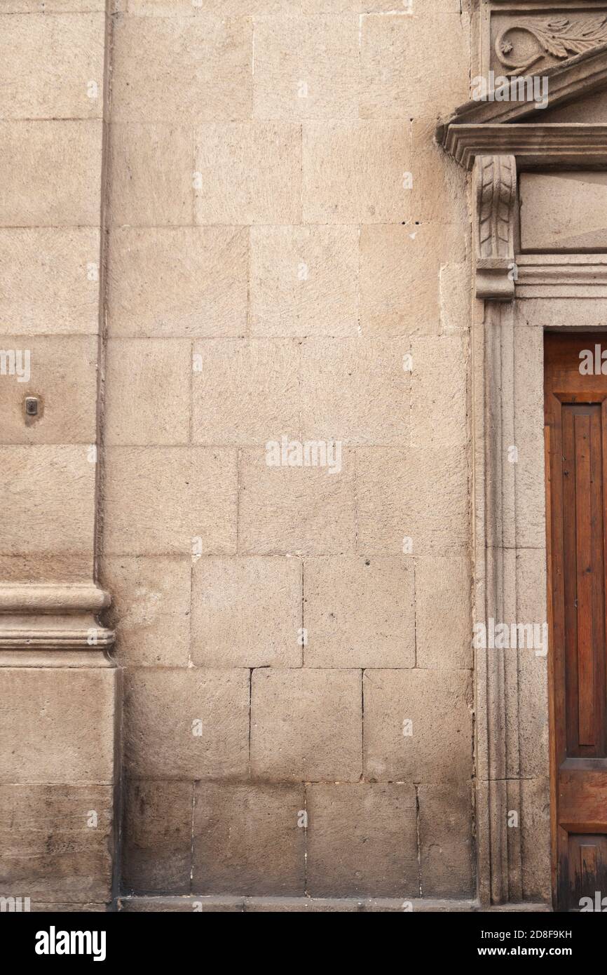 Old colonial style stone wall - stone texture Stock Photo - Alamy