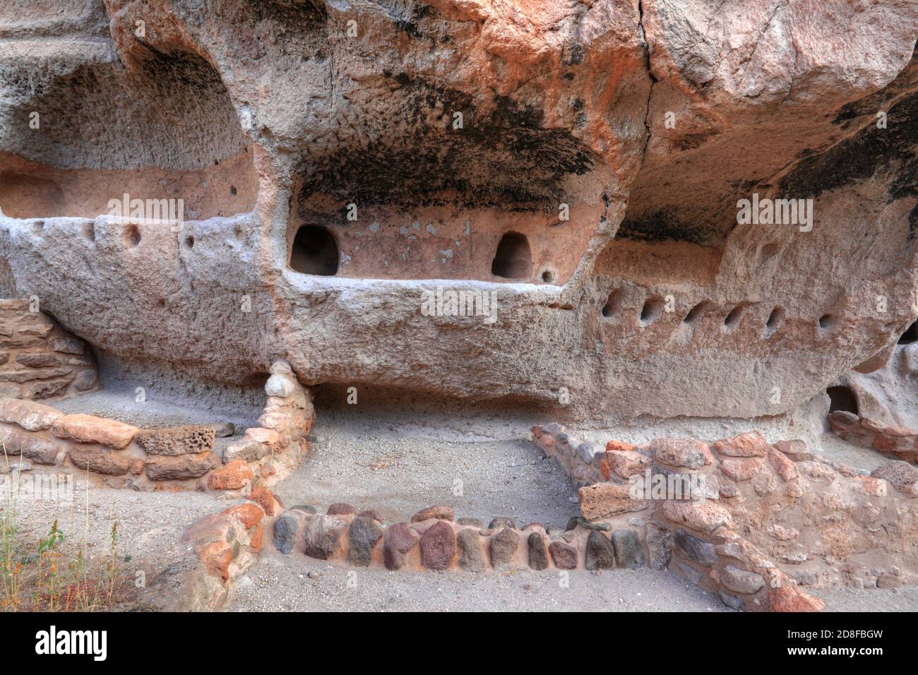Rocky alcove hi-res stock photography and images - Alamy