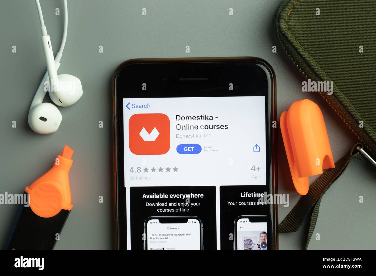 Domestika app hi-res stock photography and images - Alamy