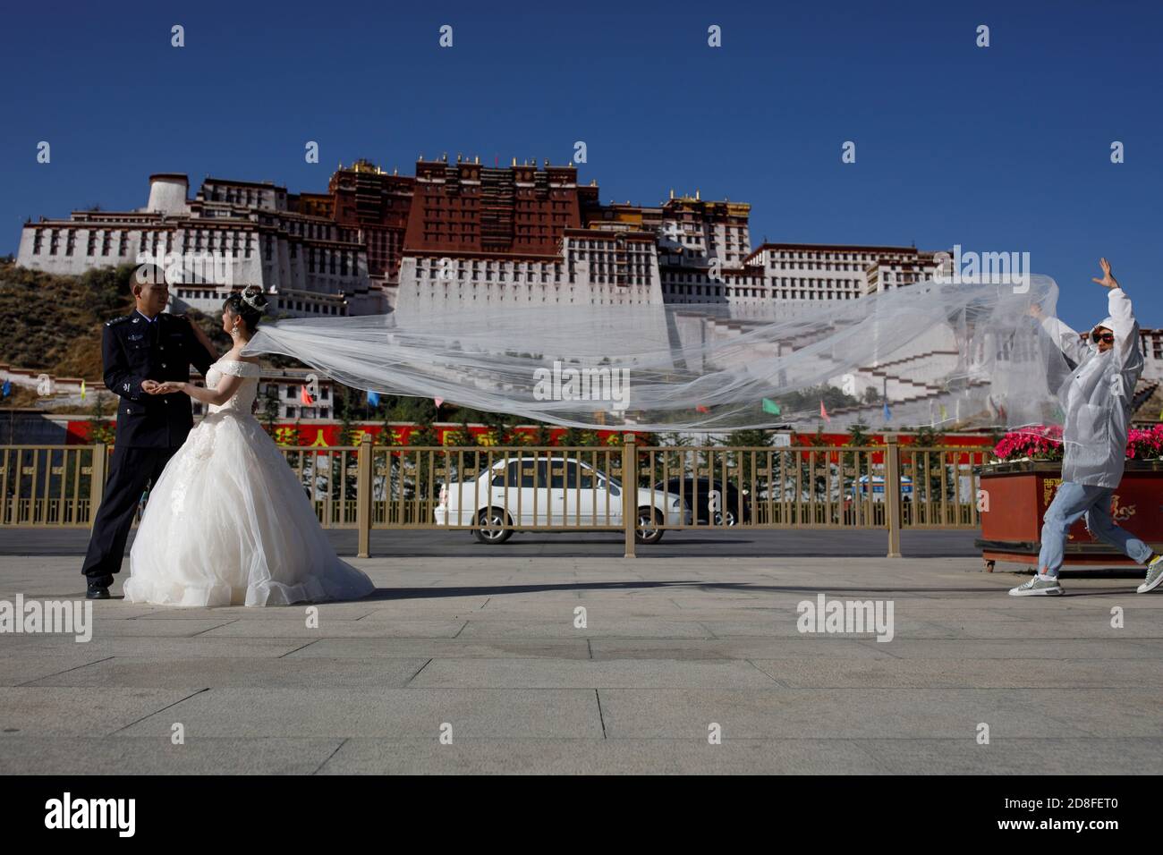 Pre Wedding Photographs High Resolution Stock Photography and Images ...