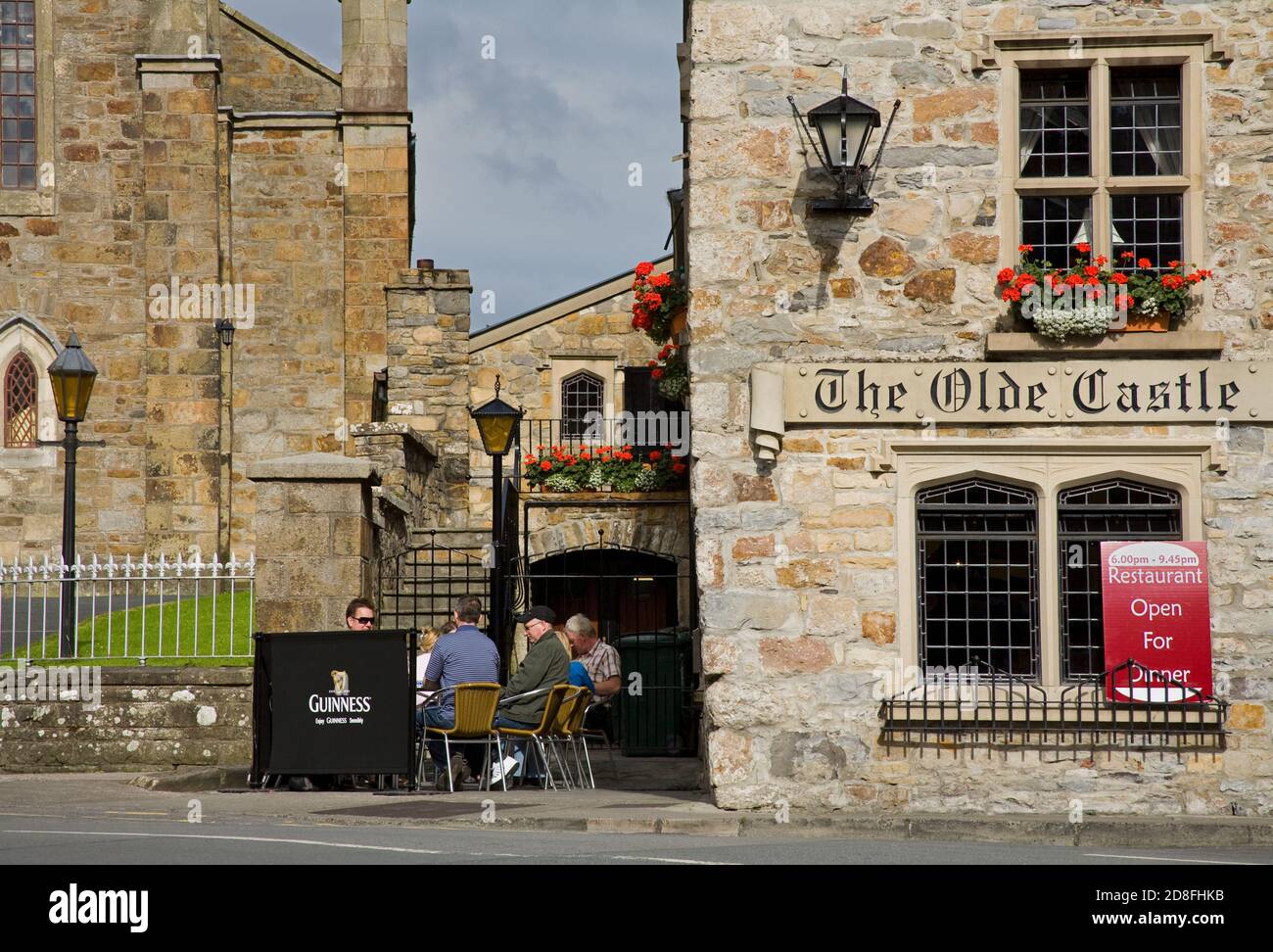 The old castle bar hi-res stock photography and images - Alamy