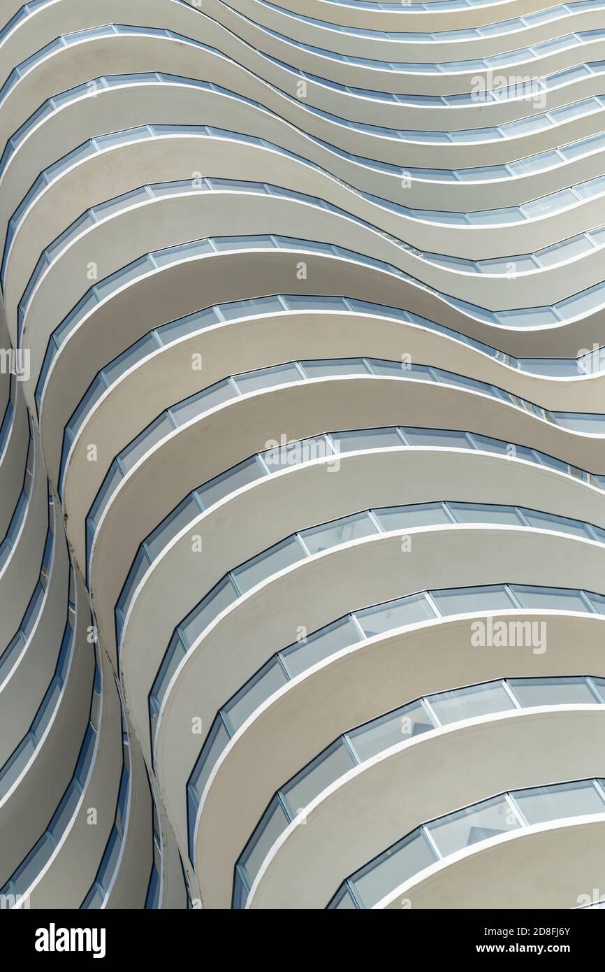 Wavy building hi-res stock photography and images - Alamy