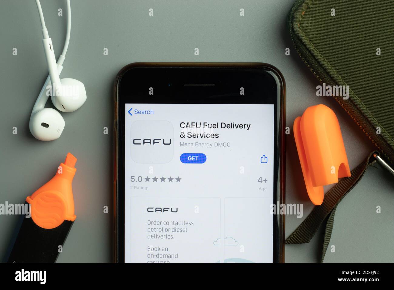 Delivery services hi-res stock photography and images - Alamy