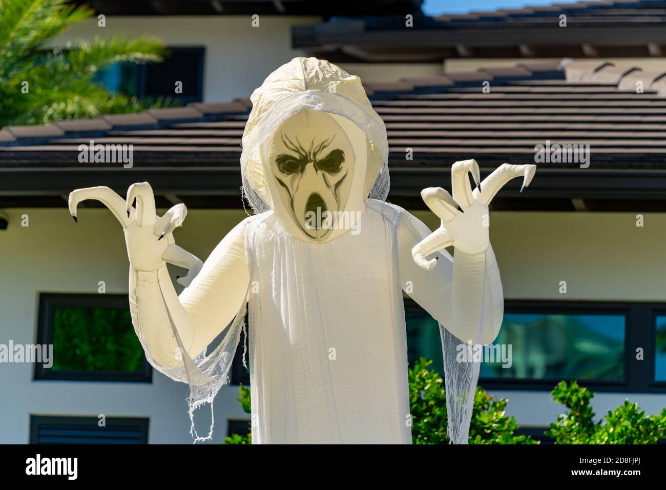 Photo spooky scary ghost hi-res stock photography and images - Alamy