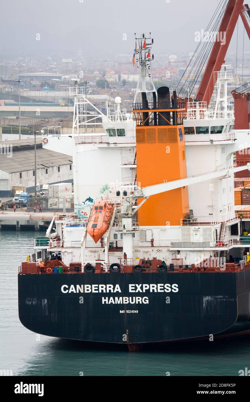 Container ship in the Port of Callao, Lima, Peru, South America Stock ...