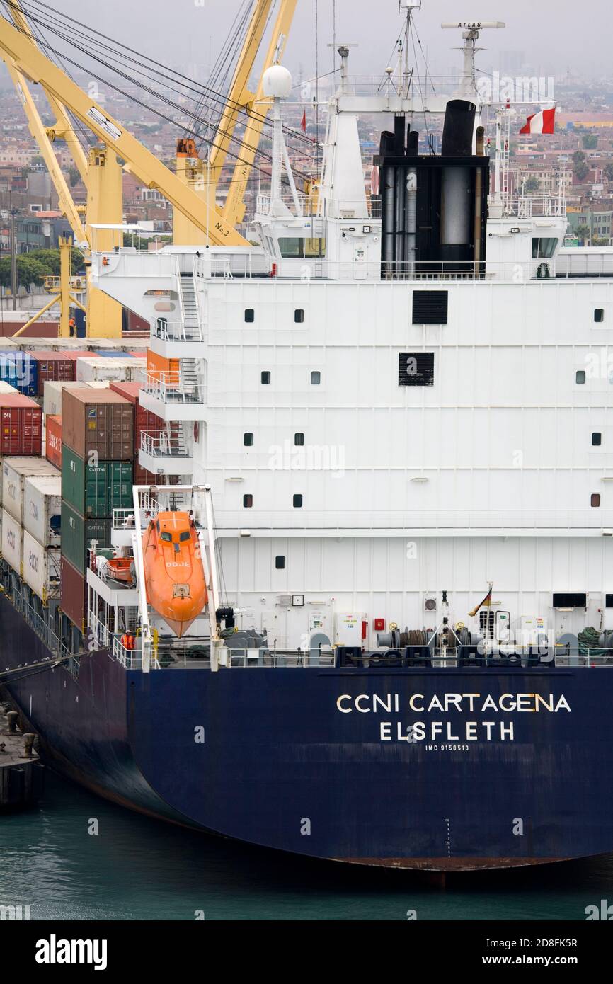 Port of callao lima,peru container hi-res stock photography and images ...