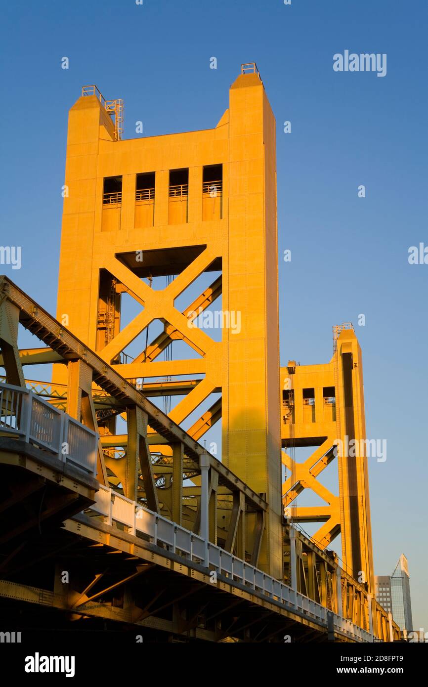 Historic Tower Bridge over the Sacramento River, Sacramento, California ...