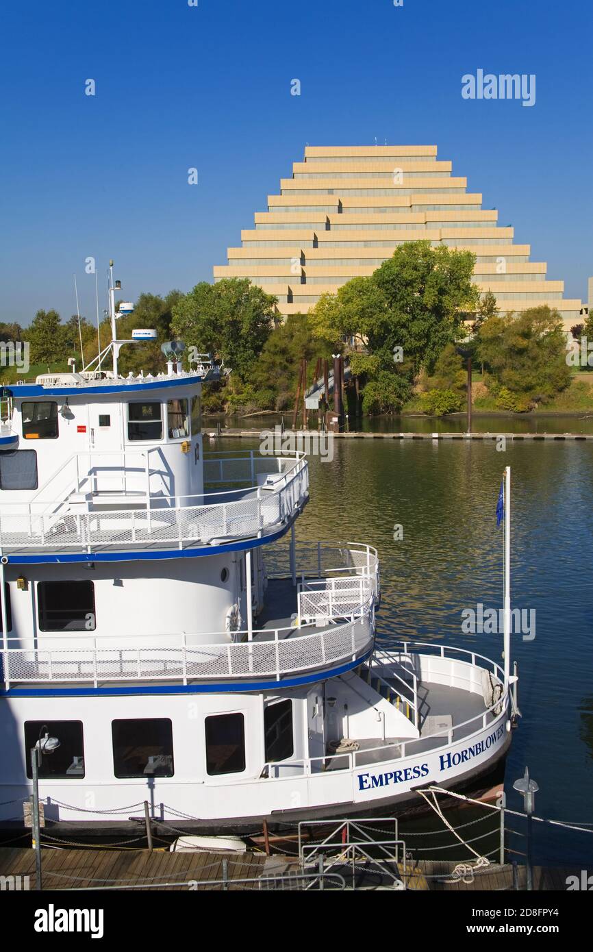 Empress Hornblower & Ziggurat building on the Sacramento River, Old ...