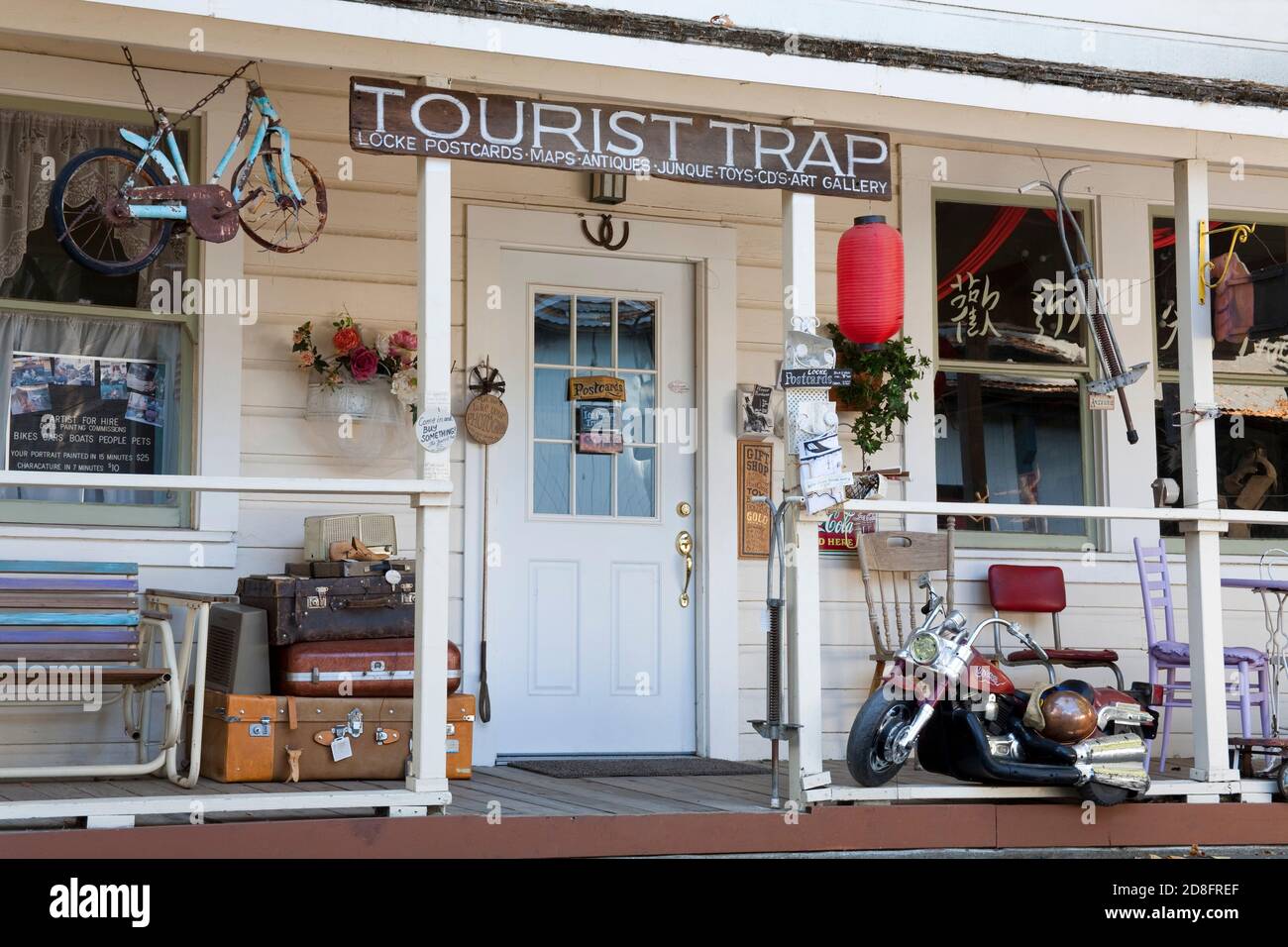 Antique store in Locke (Historic Chinese Town), Sacramento Delta Region ...