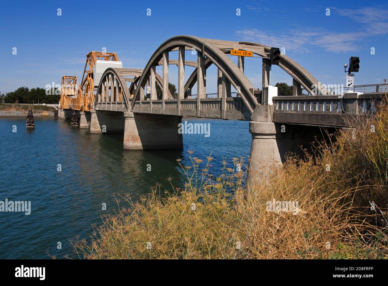 Isleton lift bridge hi-res stock photography and images - Alamy