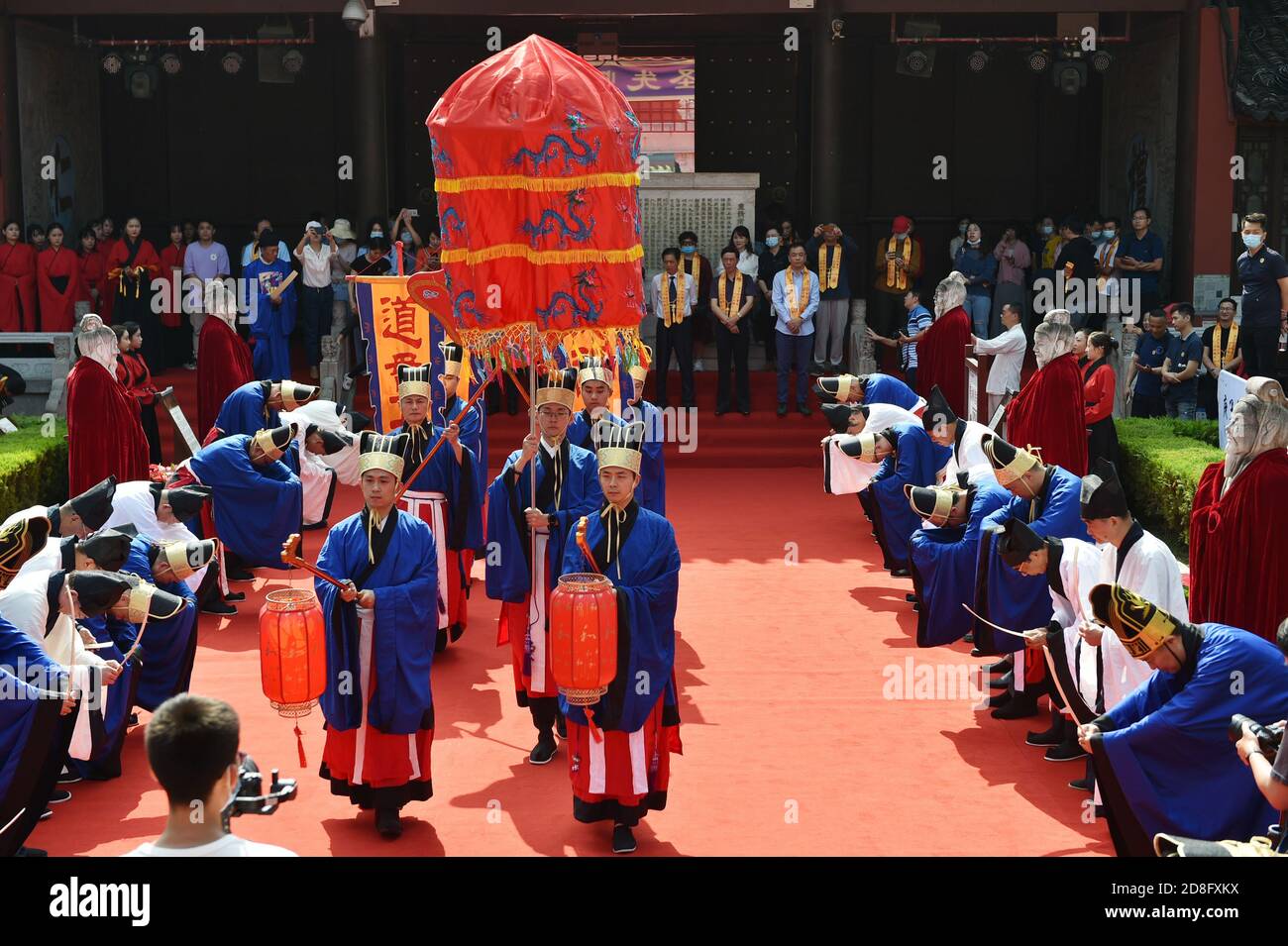 Descendants of Confucius, a Chinese philosopher and politician of the ...