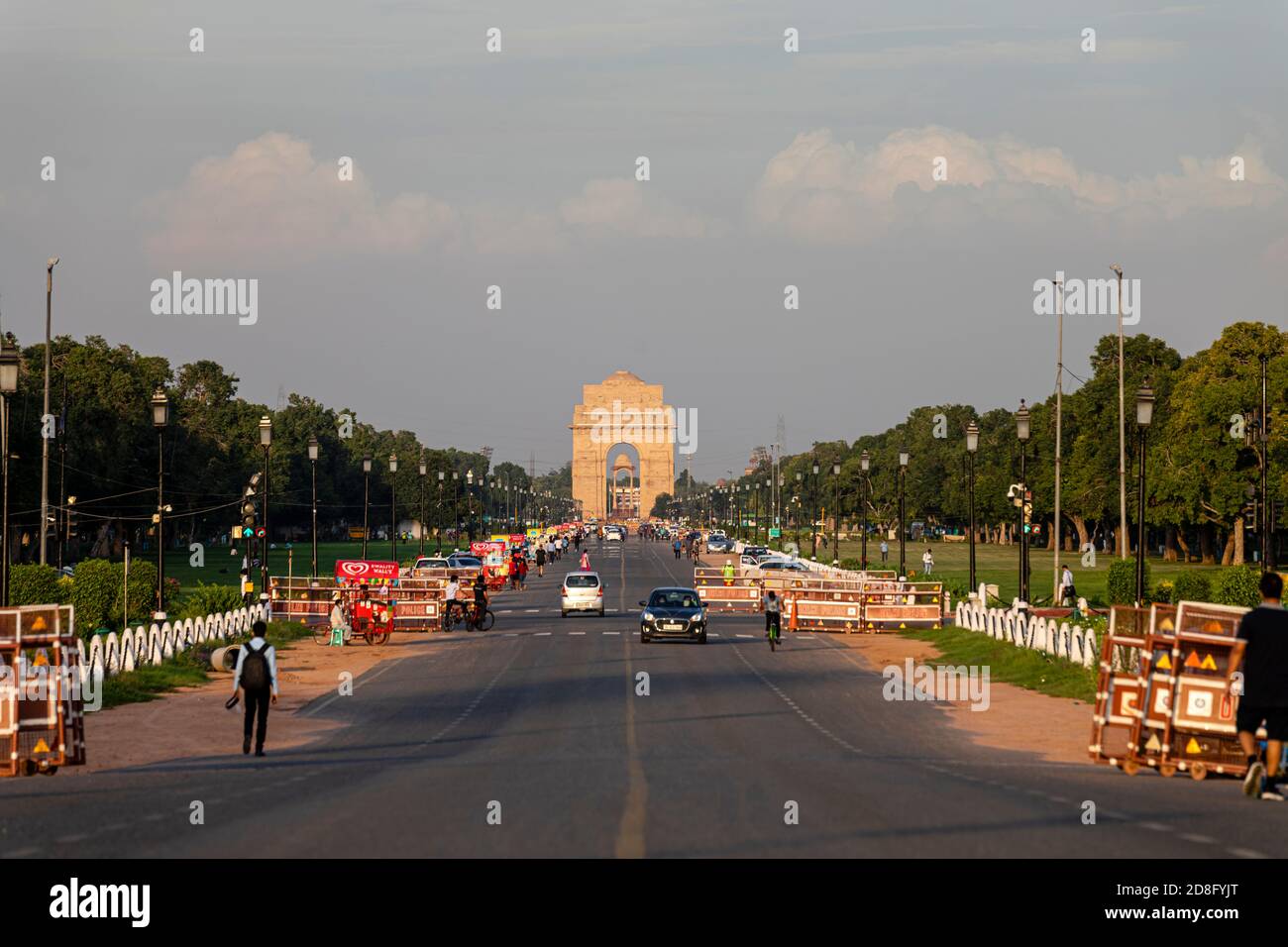 View of the iconic India Gate and the Rajpath road with a nice sunset ...