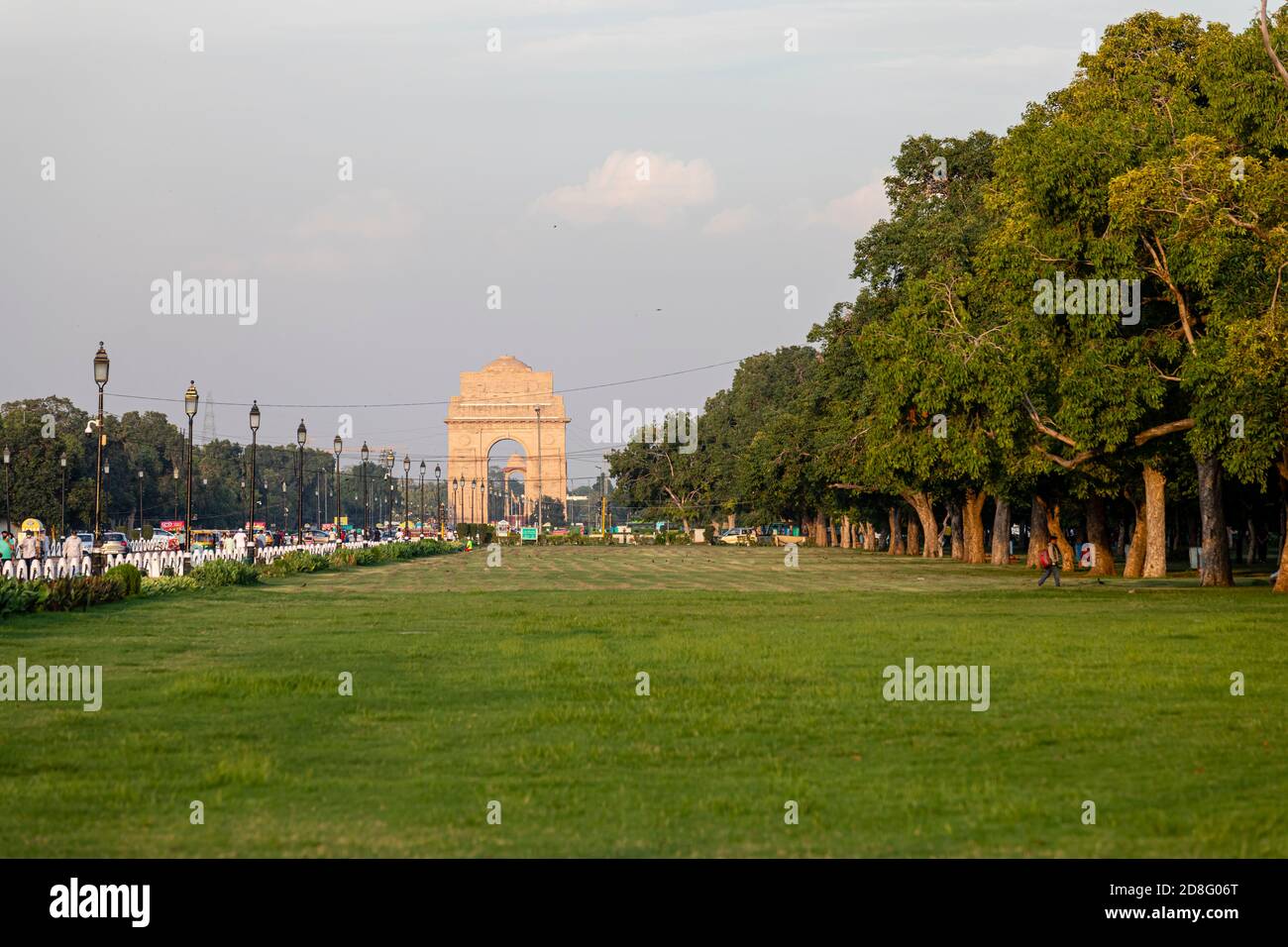 View of the iconic India Gate and the Rajpath road with a nice sunset ...